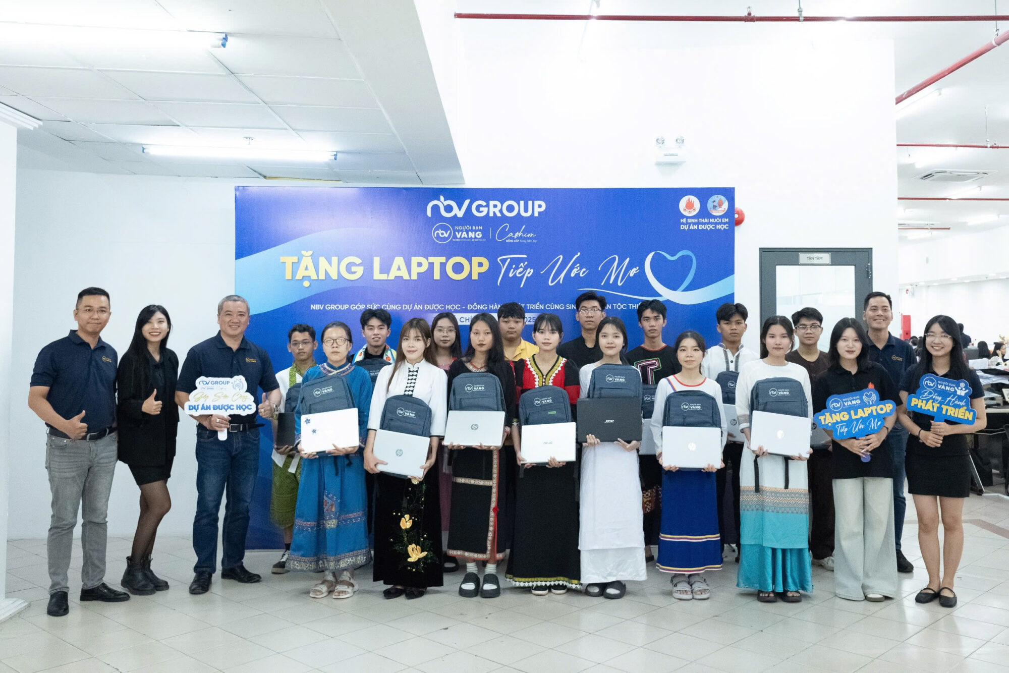 NBV Group trao tặng laptop cho sinh viên dân tộc thiểu số: Tiếp nối ...